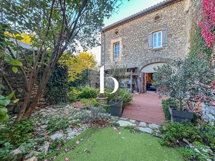 Maison à vendre - Lussan - 5 pièces - 3 chambres