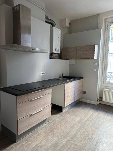 Appartement à louer - Hyper Centre-Vieille Ville, Saint-Étienne - 4 pièces - 2 chambres