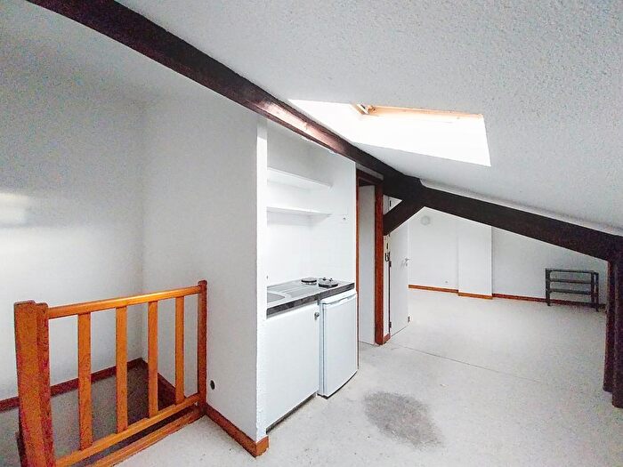 Appartement à louer - Clermont-Ferrand, Jaude, Fontgiève Saint-Alyre - 1 pièce