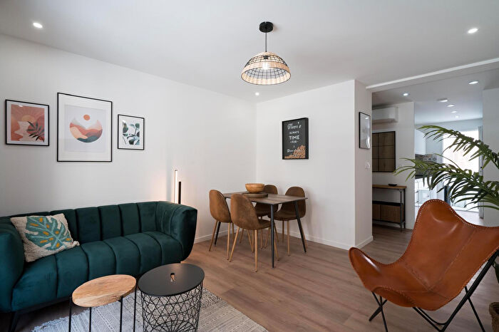 Appartement à vendre - Toulon, Saint-Roch - 4 pièces - 3 chambres