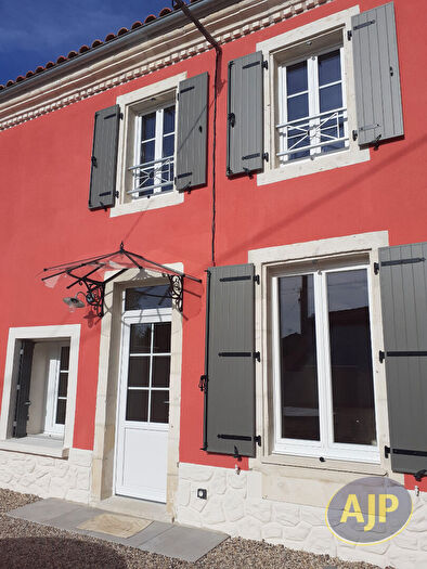 Maison à louer - Saint-Hilaire-de-Villefranche - 3 pièces - 2 chambres