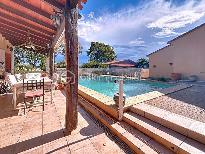 Maison à vendre - Pézilla-la-Rivière - 6 pièces - 3 chambres