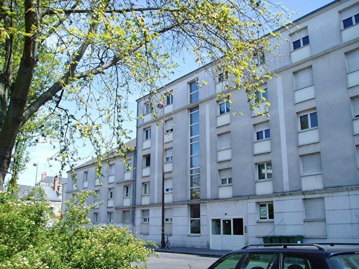 Appartement à louer - Carmes-République, Orléans - 1 pièce