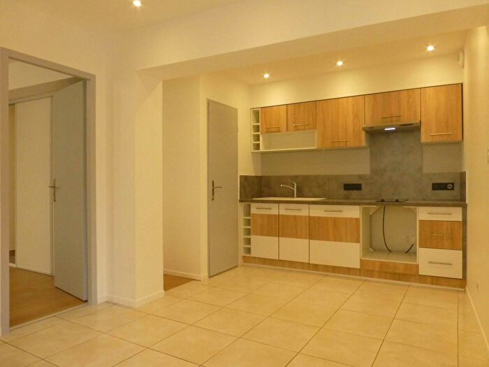 Appartement à louer - Le Bourg-La Jacquinière-Malossane-Saint Nizier, Voreppe - 2 pièces - 1 chambre