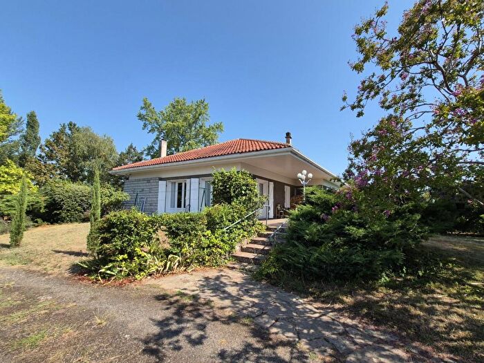 Trie-sur-Baïse : Maison 6 pièces à vendre