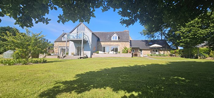 Maison à vendre - Plounévez-Moëdec - 5 pièces - 4 chambres