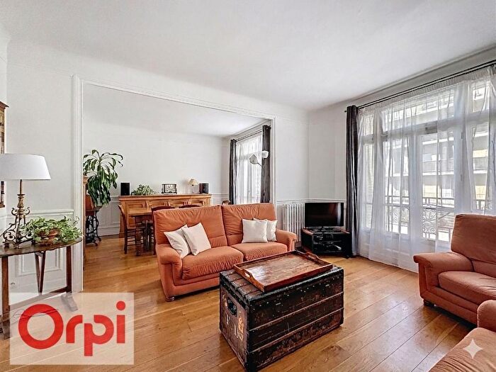Appartement 6 pièces à vendre à Châtillon, Centre-ville, Sarments