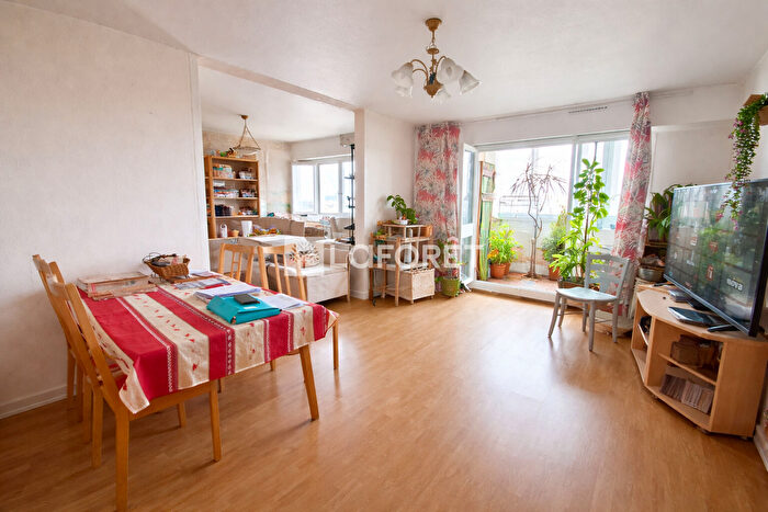 Appartement à vendre - Saint-Ouen-lAumône, Centre-ville, Prairie - 4 pièces - 3 chambres