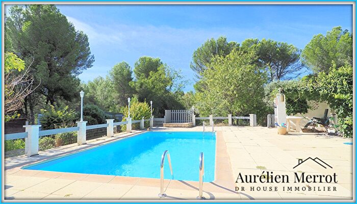 Maison à vendre - Rognac - 6 pièces - 4 chambres