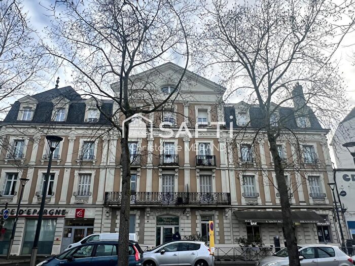 Appartement à vendre - Châtellerault, Centre-ville - 5 pièces - 3 chambres