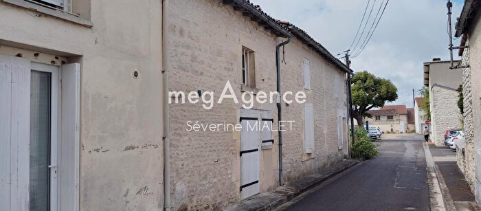 Maison à vendre - Châteaubernard - 3 pièces - 2 chambres