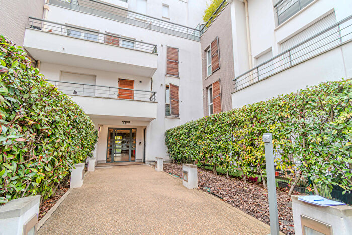 Appartement à vendre - Montmorency, Haut Montmorency - 1 pièce