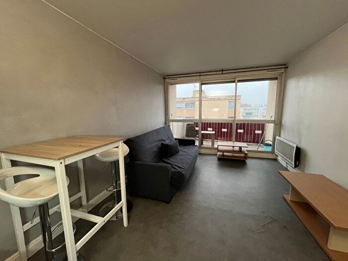 Appartement à louer - Nîmes, Clos dOrville - 1 pièce