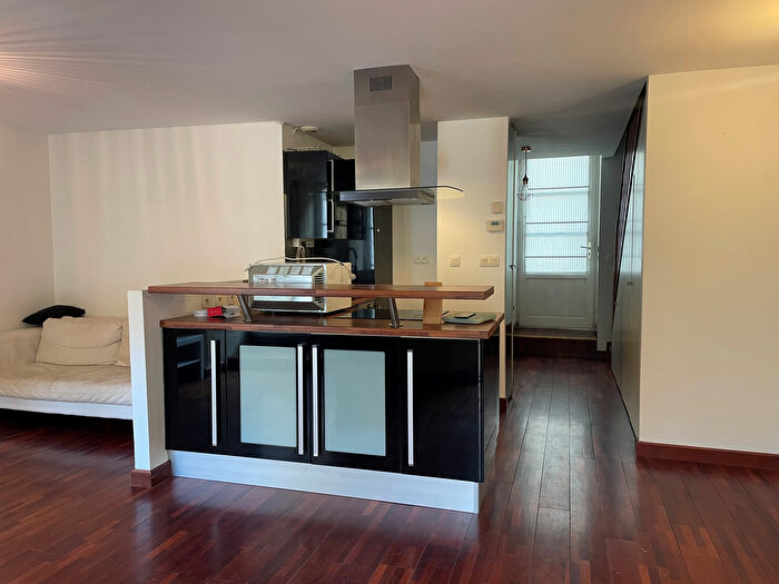 Appartement à louer - Bordeaux, Saint-Seurin - 3 pièces - 2 chambres