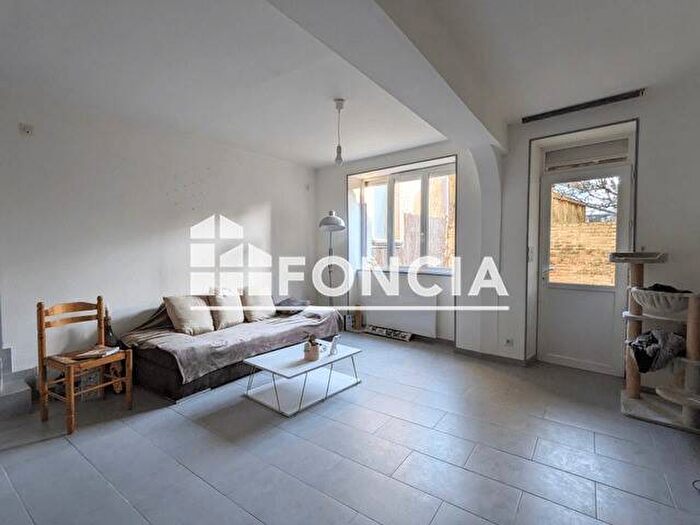 Maison à louer - Beaumont-sur-Sarthe - 3 pièces - 2 chambres