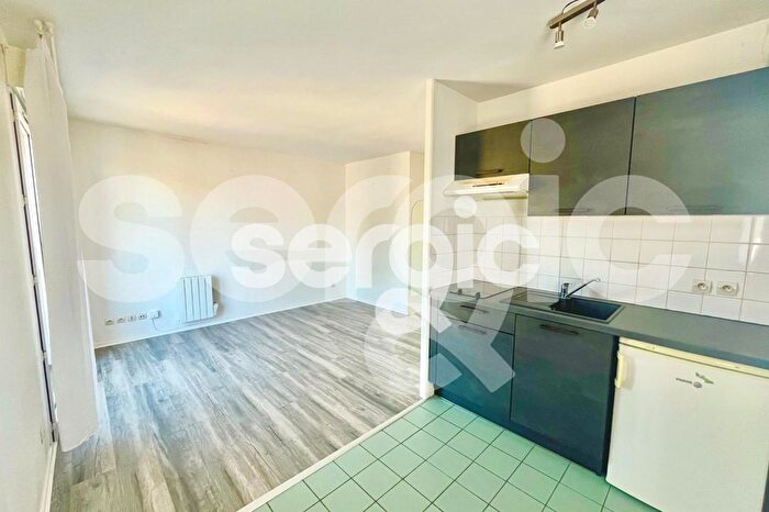 Appartement à louer - Amiens, Saint-Honoré, Jeanne dArc - 1 pièce