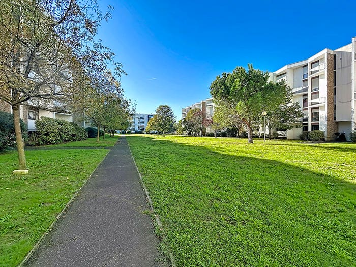 Pessac, Compostelle, La Paillère : Appartement 4 pièces à vendre