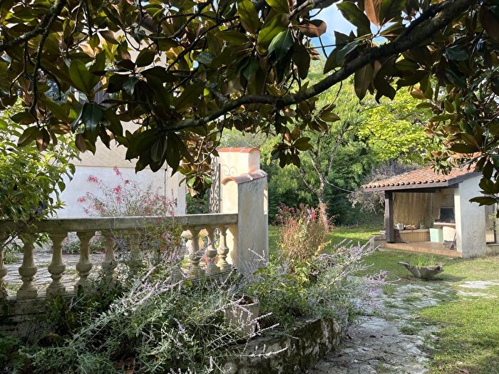 Maison à vendre - Yviers - 5 pièces - 4 chambres