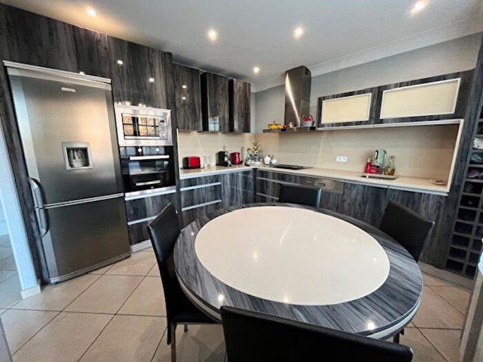 Maison à vendre - Soues - 6 pièces - 5 chambres