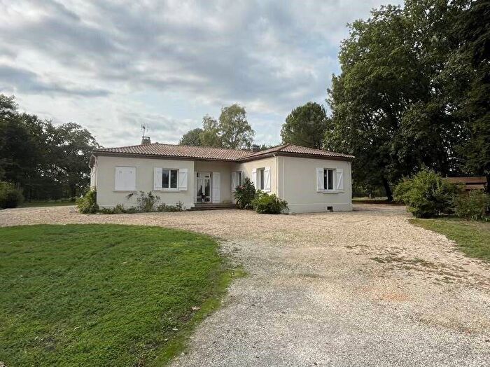 Maison à louer - Sud Est, Le Taillan-Médoc - 5 pièces - 4 chambres