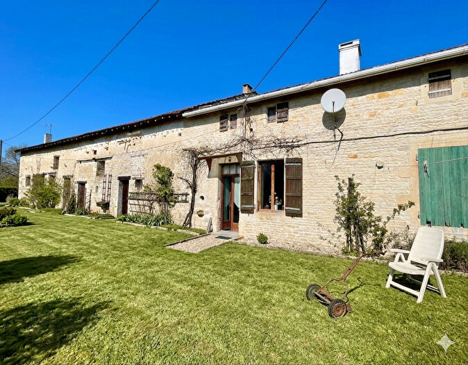 Loubillé : Maison 11 pièces à vendre