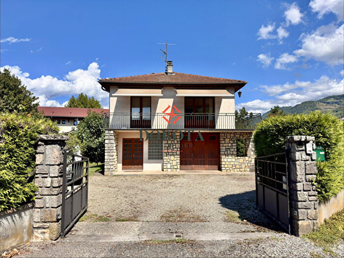Maison 4 pièces à Domène, à vendre