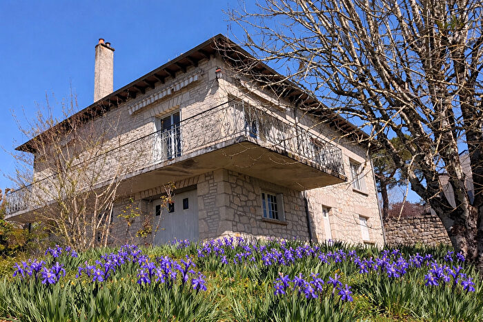 Maison à vendre - Ussac - 8 pièces - 5 chambres