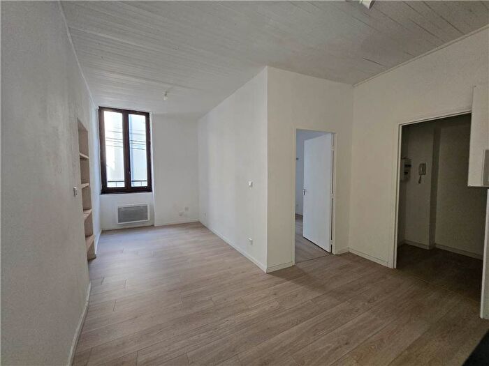Appartement à louer - Valréas - 2 pièces - 1 chambre