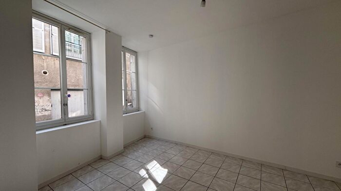 Appartement 1 pièce à louer à Orléans, Bannier, République