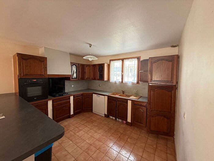 Maison 4 pièces à louer à Pomas