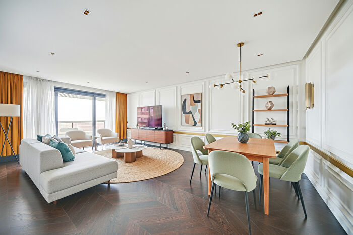 Appartement à vendre - Rocquencourt - 5 pièces - 3 chambres