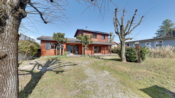 Maison à vendre - Échirolles, Village, La Commanderie - 5 pièces - 4 chambres