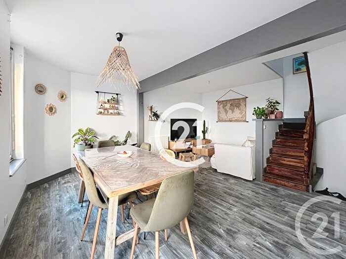 Appartement à louer - Cognac, Centre-ville, Gare - 4 pièces - 2 chambres