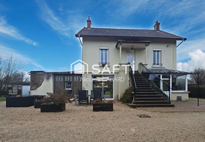 Maison à vendre - Louhans - 4 pièces - 2 chambres