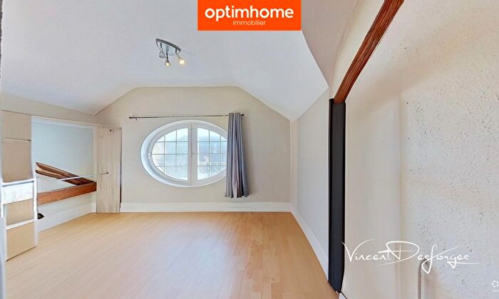 Appartement à vendre - Hayange, Centre-ville - 4 pièces - 3 chambres