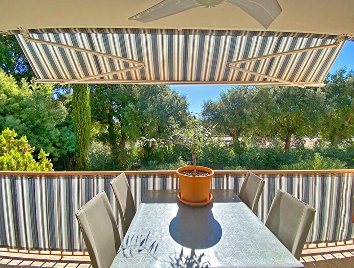 Appartement à vendre - Cavalaire-sur-Mer - 4 pièces - 3 chambres