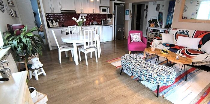 Appartement à vendre - Grenade - 4 pièces - 3 chambres