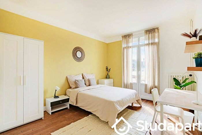 Appartement à louer - Plaine, Clamart - 1 pièce - 5 chambres