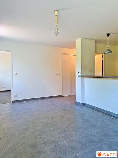 Neuville-sur-Saône : Appartement 2 pièces à vendre