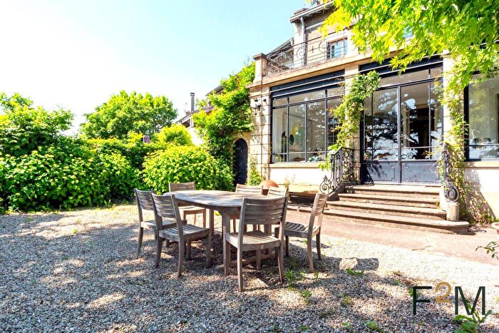 Maison à louer - Caluire-et-Cuire - 7 pièces - 5 chambres