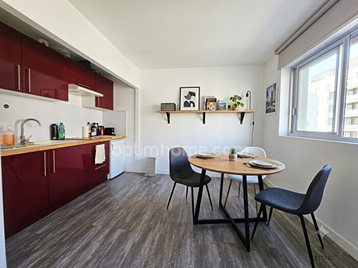Appartement 1 pièce à vendre à Villeurbanne, Croix Luizet