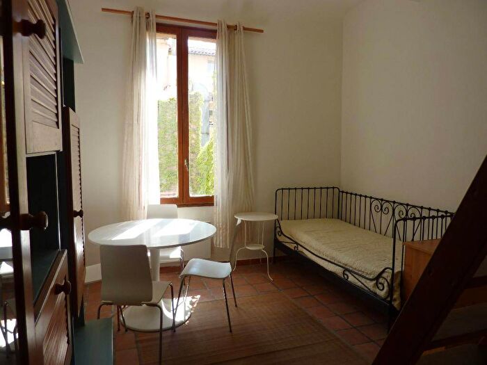 Appartement à louer - Centre Ville, Aix-en-Provence - 1 pièce