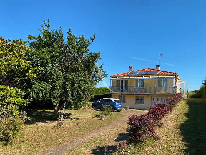 Maisons à vendre et appartements à louer - 1