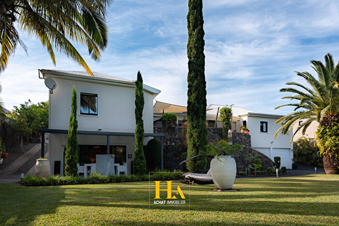 Maison à vendre - Saint-Pierre, Centre-ville - 9 pièces - 5 chambres