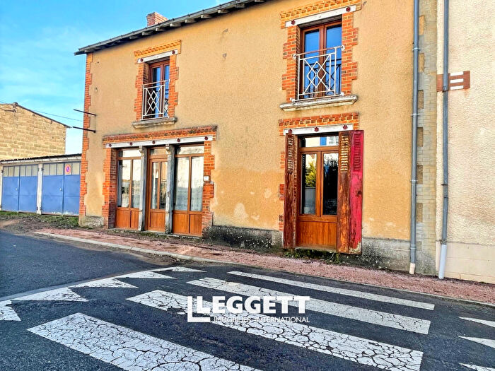 Maison à vendre - Luchapt - 4 pièces - 3 chambres