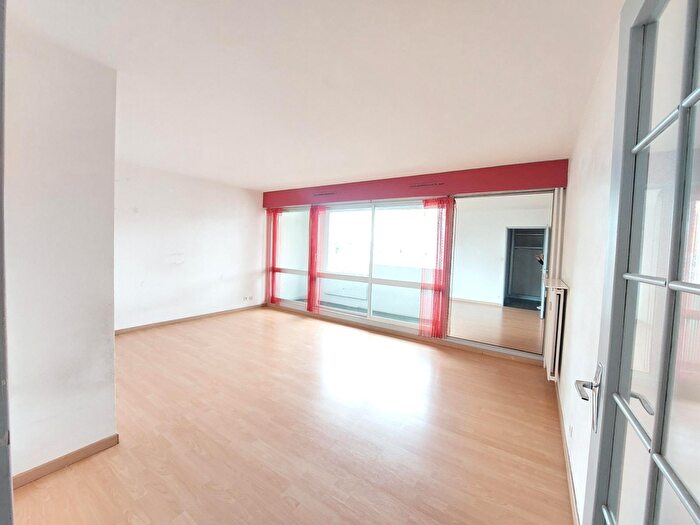 Appartement à louer - Saint-Étienne, Saint-Roch, Vivaraize, Valbenoite, Centre Deux - 3 pièces - 2 chambres