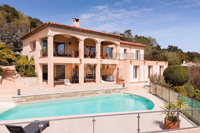 Maison 7 pièces à Les Adrets-de-lEstérel, à vendre