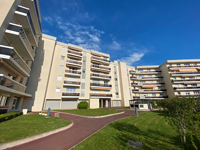 Reims, Europe, Chemin Vert : Appartement 2 pièces à louer
