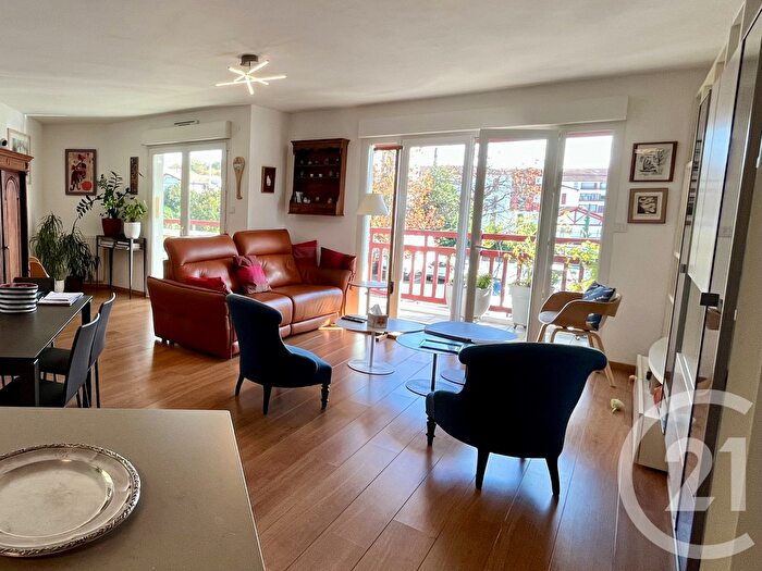 Appartement à vendre - Saint-Jean-de-Luz, Centre-ville - 4 pièces - 3 chambres