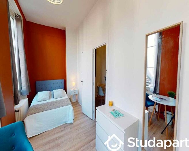 Appartement à louer - Île Saint Louis, Paris ème arrondissement - 1 pièce - 1 chambre